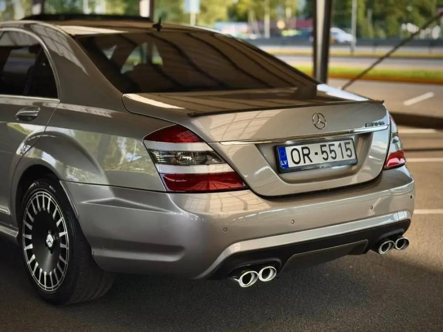 Pelēks Mercedes-Benz S 320 2006 Rīga, ar dzinēja tilpumu 3.00 L un nobraukumu 426 tūkst. km par 6500 €, foto 13 vietnē AUTOMOTO.COM.LV