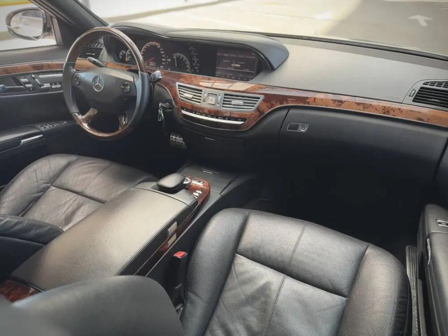 Pelēks Mercedes-Benz S 320 2006 Rīga, ar dzinēja tilpumu 3.00 L un nobraukumu 426 tūkst. km par 6500 €, foto 16 vietnē AUTOMOTO.COM.LV