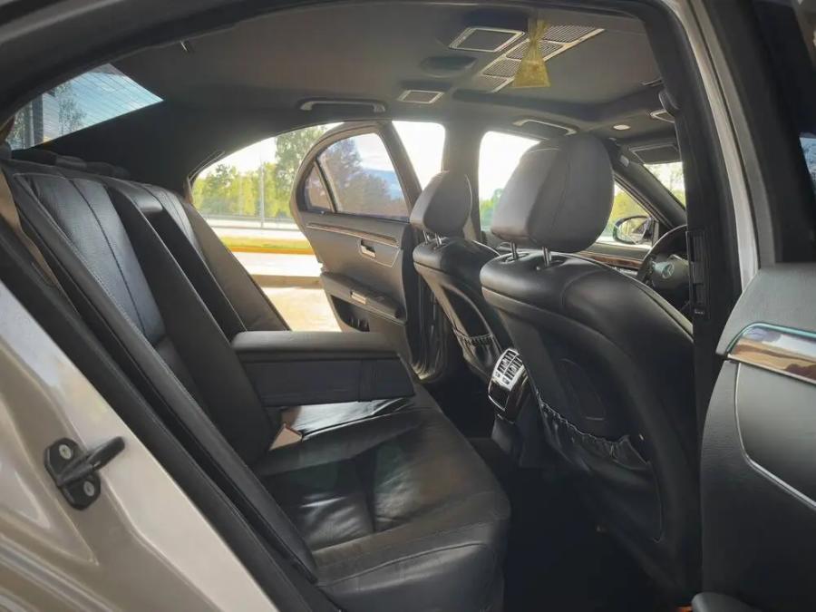 Pelēks Mercedes-Benz S 320 2006 Rīga, ar dzinēja tilpumu 3.00 L un nobraukumu 426 tūkst. km par 6500 €, foto 17 vietnē AUTOMOTO.COM.LV