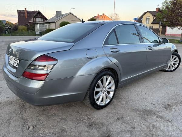 Grey Mercedes-Benz S 320 2007 in Bauska, with an engine capacity of 3.20 L and mileage of 440 thousand km for 6000 €, photo 5 on AUTOMOTO.COM.LV
