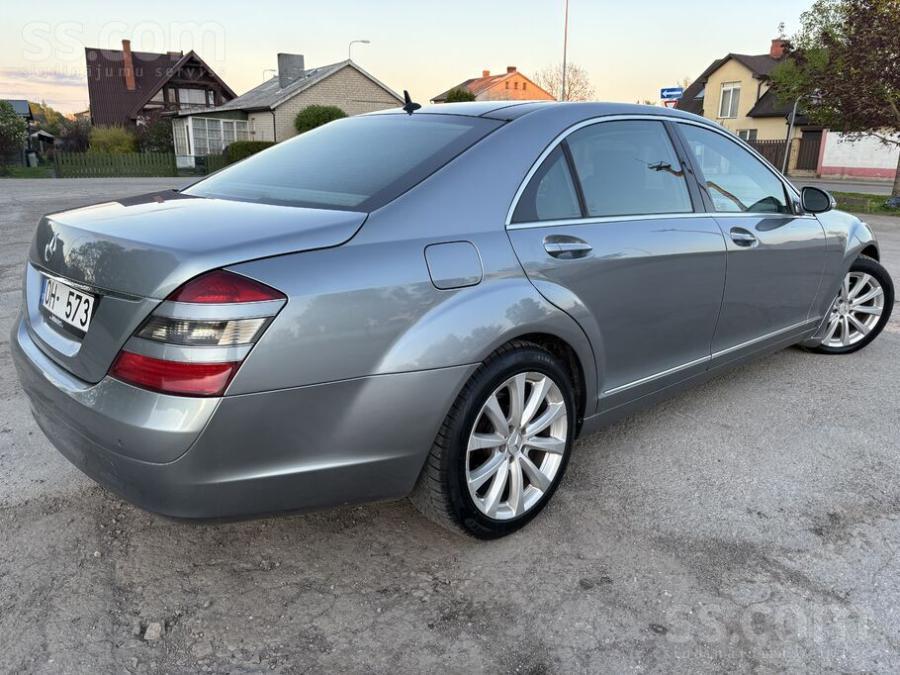 Grey Mercedes-Benz S 320 2007 in Bauska, with an engine capacity of 3.20 L and mileage of 440 thousand km for 6000 €, photo 6 on AUTOMOTO.COM.LV