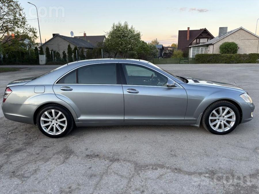 Grey Mercedes-Benz S 320 2007 in Bauska, with an engine capacity of 3.20 L and mileage of 440 thousand km for 6000 €, photo 9 on AUTOMOTO.COM.LV