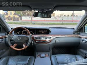 Grey Mercedes-Benz S 320 2007 in Bauska, with an engine capacity of 3.20 L and mileage of 440 thousand km for 6000 €, photo 16 on AUTOMOTO.COM.LV