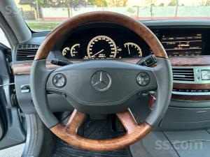Grey Mercedes-Benz S 320 2007 in Bauska, with an engine capacity of 3.20 L and mileage of 440 thousand km for 6000 €, photo 17 on AUTOMOTO.COM.LV