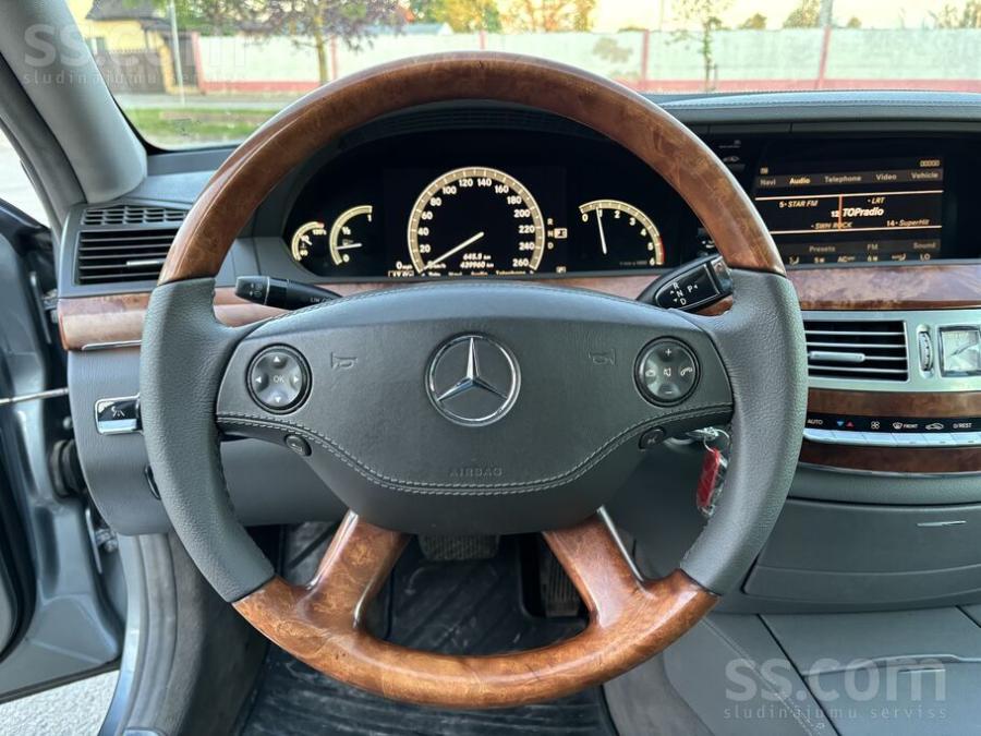 Grey Mercedes-Benz S 320 2007 in Bauska, with an engine capacity of 3.20 L and mileage of 440 thousand km for 6000 €, photo 17 on AUTOMOTO.COM.LV