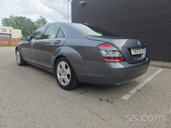Pelēks Mercedes-Benz S 320 2007 Cēsis, ar dzinēja tilpumu 3.00 L un nobraukumu 366 tūkst. km par 6900 €, foto 6 vietnē AUTOMOTO.COM.LV