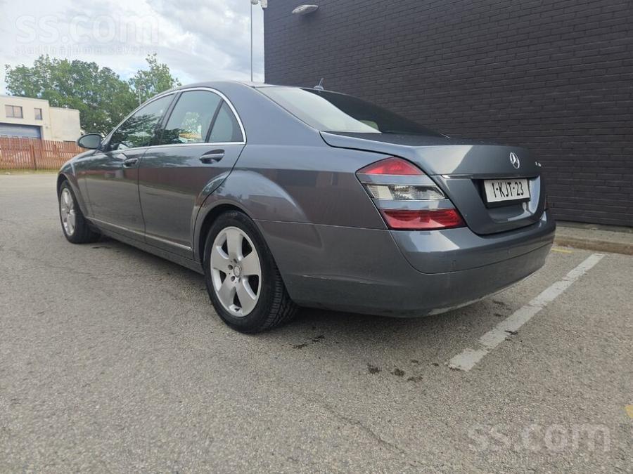 Grey Mercedes-Benz S 320 2007 in Cesis, with an engine capacity of 3.00 L and mileage of 366 thousand km for 6900 €, photo 7 on AUTOMOTO.COM.LV