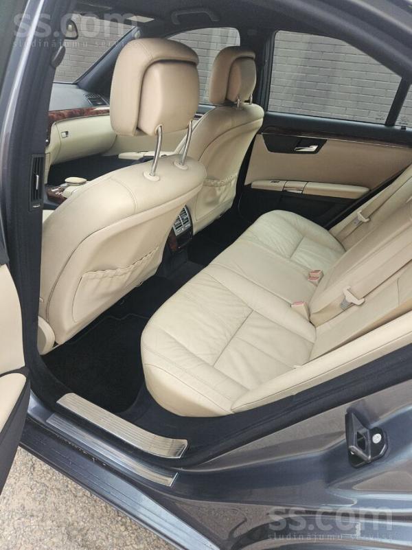 Pelēks Mercedes-Benz S 320 2007 Cēsis, ar dzinēja tilpumu 3.00 L un nobraukumu 366 tūkst. km par 6900 €, foto 7 vietnē AUTOMOTO.COM.LV
