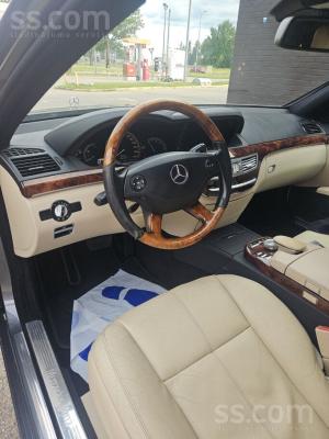 Grey Mercedes-Benz S 320 2007 in Cesis, with an engine capacity of 3.00 L and mileage of 366 thousand km for 6900 €, photo 9 on AUTOMOTO.COM.LV