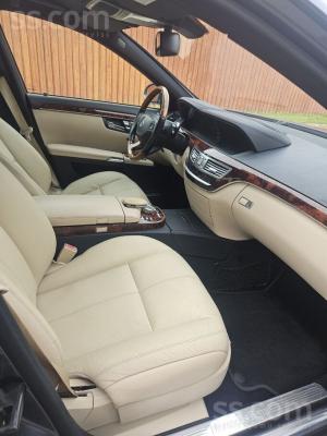 Grey Mercedes-Benz S 320 2007 in Cesis, with an engine capacity of 3.00 L and mileage of 366 thousand km for 6900 €, photo 14 on AUTOMOTO.COM.LV