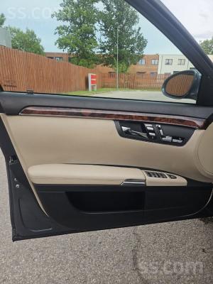 Grey Mercedes-Benz S 320 2007 in Cesis, with an engine capacity of 3.00 L and mileage of 366 thousand km for 6900 €, photo 17 on AUTOMOTO.COM.LV