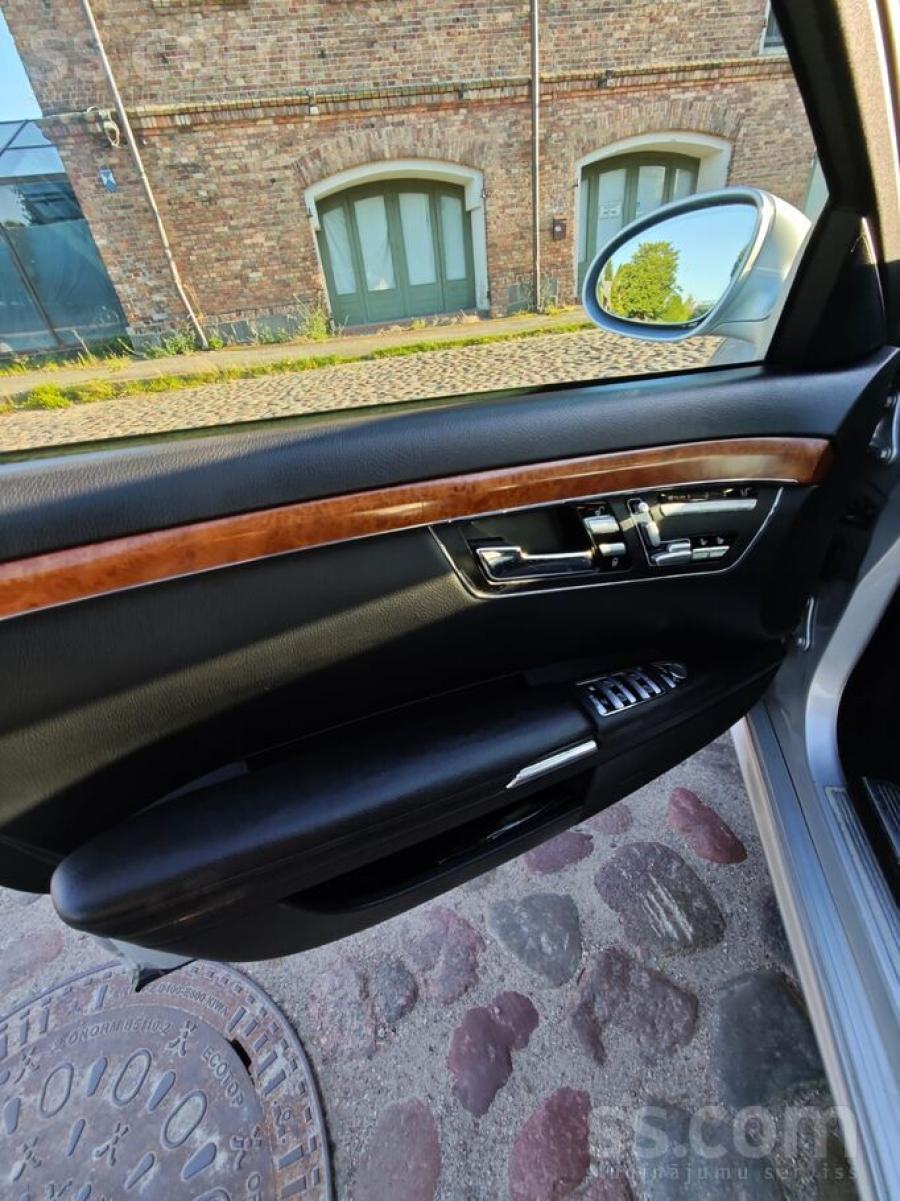 Pelēks Mercedes-Benz S 320 2007 Liepāja, ar dzinēja tilpumu 3.00 L un nobraukumu 403 tūkst. km par 7500 €, foto 9 vietnē AUTOMOTO.COM.LV