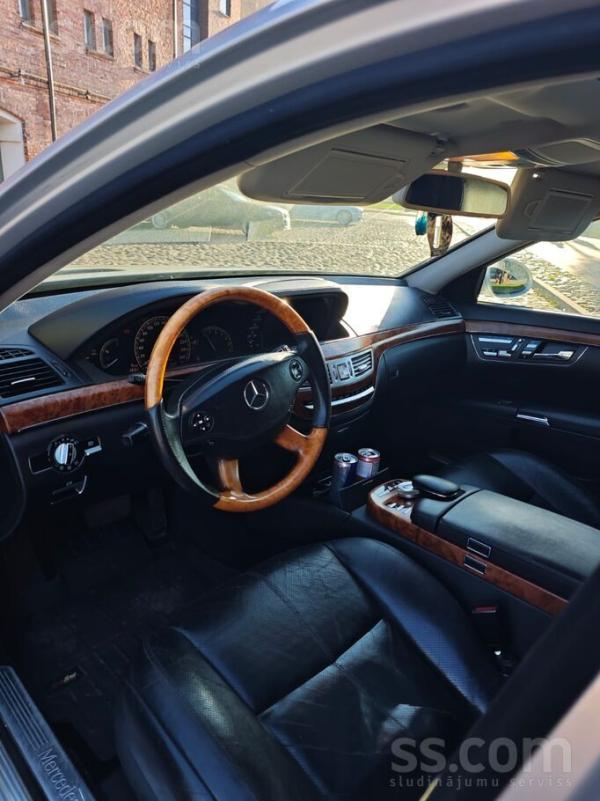 Pelēks Mercedes-Benz S 320 2007 Liepāja, ar dzinēja tilpumu 3.00 L un nobraukumu 403 tūkst. km par 7500 €, foto 10 vietnē AUTOMOTO.COM.LV