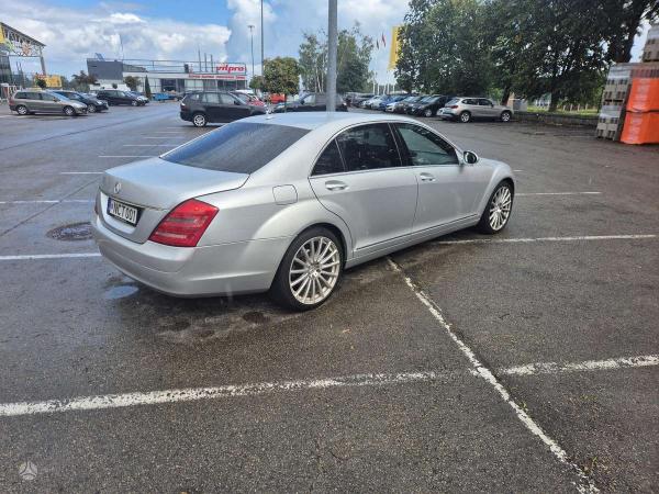 Grey Mercedes-Benz S 320 2007 in Alytus, with an engine capacity of 2.99 L and mileage of 343 thousand km for 7300 €, photo 5 on AUTOMOTO.COM.LV