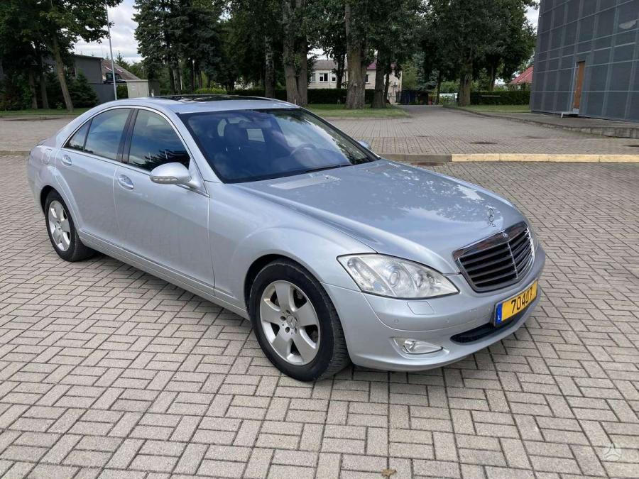 Pelēks Mercedes-Benz S 320 2007 Marijampole, ar dzinēja tilpumu 2.99 L un nobraukumu 236 tūkst. km par 6000 €, foto 3 vietnē AUTOMOTO.COM.LV