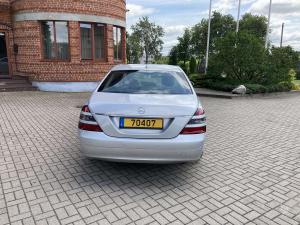 Pelēks Mercedes-Benz S 320 2007 Marijampole, ar dzinēja tilpumu 2.99 L un nobraukumu 236 tūkst. km par 6000 €, foto 9 vietnē AUTOMOTO.COM.LV