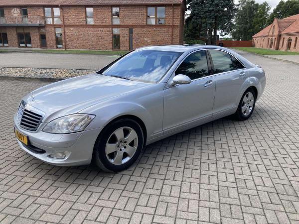 Мерседес С 320 2007 в Мариямполе на AUTOMOTO.COM.LV Серый Мерседес С 320 2007 в Мариямполе, объемом двигателя 2.99 л и пробегом 236 тыс. км за 6000 €, фото 11 на AUTOMOTO.COM.LV
