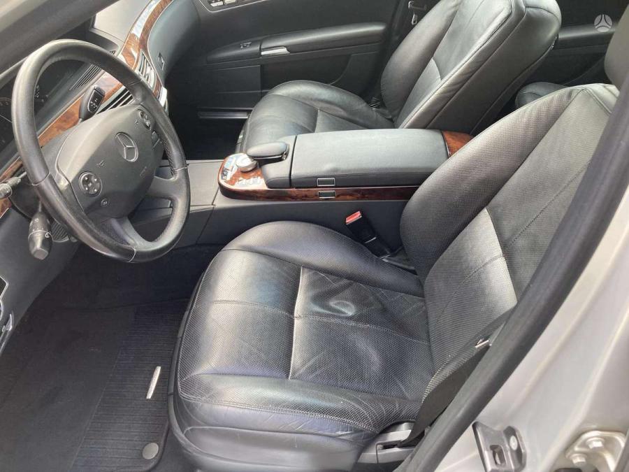 Pelēks Mercedes-Benz S 320 2007 Marijampole, ar dzinēja tilpumu 2.99 L un nobraukumu 236 tūkst. km par 6000 €, foto 12 vietnē AUTOMOTO.COM.LV
