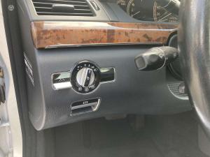 Pelēks Mercedes-Benz S 320 2007 Marijampole, ar dzinēja tilpumu 2.99 L un nobraukumu 236 tūkst. km par 6000 €, foto 13 vietnē AUTOMOTO.COM.LV