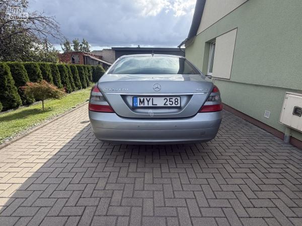 Mercedes-Benz S 320 2007 Kauņa vietnē Pelēks Mercedes-Benz S 320 2007 Kauņa, ar dzinēja tilpumu 3.00 L un nobraukumu 470 tūkst. km par 4300 €, foto 9 vietnē AUTOMOTO.COM.LV