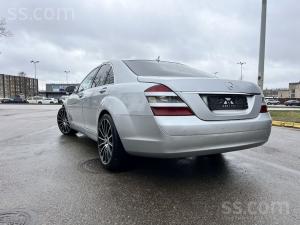 Pelēks Mercedes-Benz S 320 2008 Rēzekne, ar dzinēja tilpumu 3.20 L un nobraukumu 0 tūkst. km par 6950 €, foto 6 vietnē AUTOMOTO.COM.LV