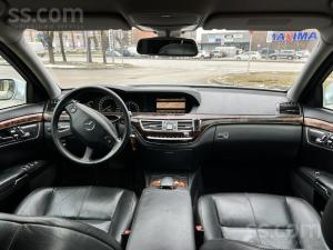 Pelēks Mercedes-Benz S 320 2008 Rēzekne, ar dzinēja tilpumu 3.20 L un nobraukumu 0 tūkst. km par 6950 €, foto 12 vietnē AUTOMOTO.COM.LV