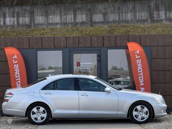 Grey Mercedes-Benz S 320 2008 in Vilnius, with an engine capacity of 2.99 L and mileage of 284 thousand km for 7450 €, photo 4 on AUTOMOTO.COM.LV