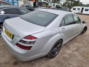 Grey Mercedes-Benz S 320 2008 in Jonava, with an engine capacity of 2.99 L and mileage of 95 thousand km for 3199 €, photo 6 on AUTOMOTO.COM.LV