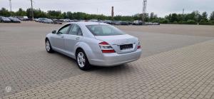 Pelēks Mercedes-Benz S 320 2008 Marijampole, ar dzinēja tilpumu 2.99 L un nobraukumu 393 tūkst. km par 5299 €, foto 5 vietnē AUTOMOTO.COM.LV