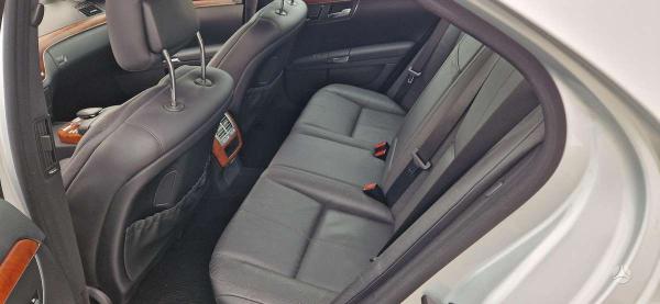 Grey Mercedes-Benz S 320 2008 in Marijampole, with an engine capacity of 2.99 L and mileage of 393 thousand km for 5299 €, photo 11 on AUTOMOTO.COM.LV