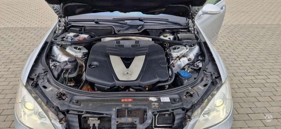 Pelēks Mercedes-Benz S 320 2008 Marijampole, ar dzinēja tilpumu 2.99 L un nobraukumu 393 tūkst. km par 5299 €, foto 13 vietnē AUTOMOTO.COM.LV