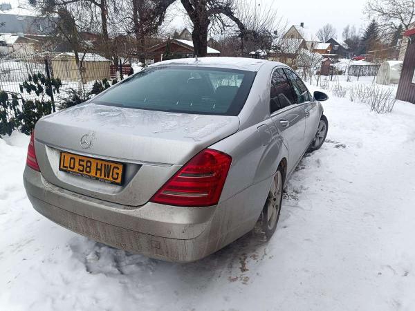 Grey Mercedes-Benz S 320 2009 in Kaunas, with an engine capacity of 2.99 L and mileage of 204 thousand km for 3950 €, photo 5 on AUTOMOTO.COM.LV