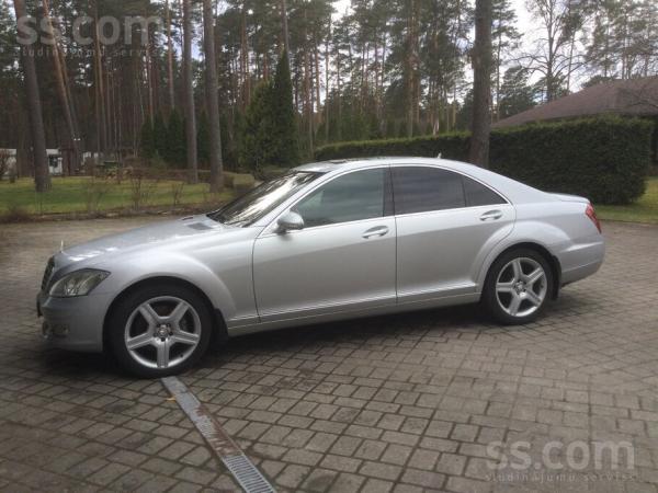 Grey Mercedes-Benz S 320 2009 in Riga, with an engine capacity of 3.00 L and mileage of 306 thousand km for 9000 €, photo 2 on AUTOMOTO.COM.LV