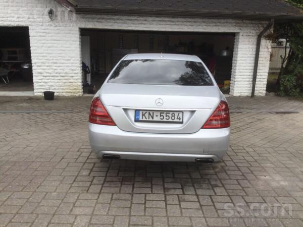 Grey Mercedes-Benz S 320 2009 in Riga, with an engine capacity of 3.00 L and mileage of 306 thousand km for 9000 €, photo 4 on AUTOMOTO.COM.LV