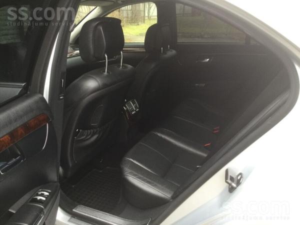 Grey Mercedes-Benz S 320 2009 in Riga, with an engine capacity of 3.00 L and mileage of 306 thousand km for 9000 €, photo 5 on AUTOMOTO.COM.LV
