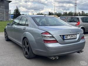 Серый Мерседес С 320 2009 в Каунас, объемом двигателя 3.00 л и пробегом 700 тыс. км за 2750 €, фото 4 на AUTOMOTO.COM.LV