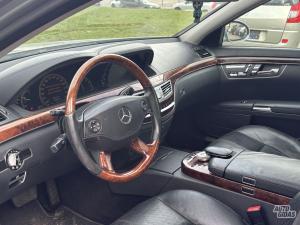 Серый Мерседес С 320 2009 в Каунас, объемом двигателя 3.00 л и пробегом 700 тыс. км за 2750 €, фото 7 на AUTOMOTO.COM.LV