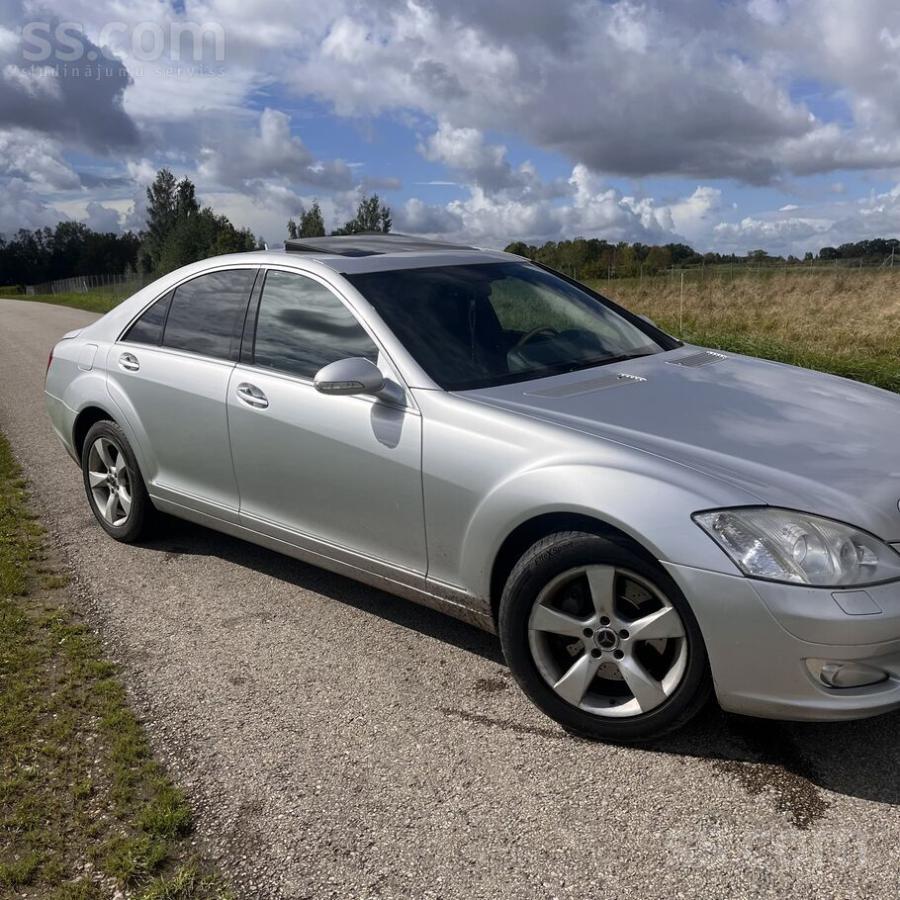 Grey Mercedes-Benz S 320 2009 in Bauska, with an engine capacity of 3.20 L and mileage of 410 thousand km for 7100 €, photo 3 on AUTOMOTO.COM.LV