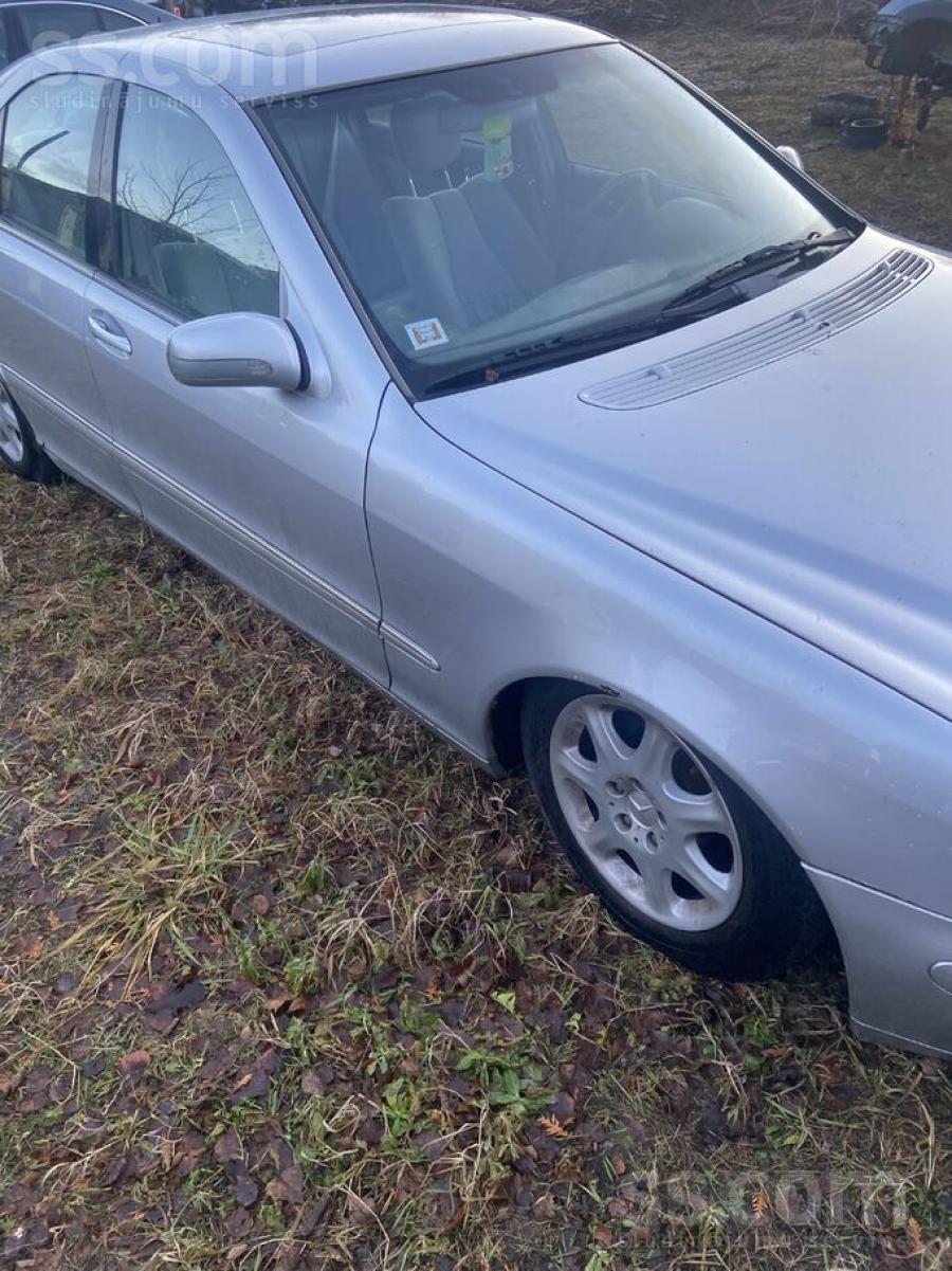 Mercedes-Benz S 320 2000 Rīga, ar dzinēja tilpumu 3.20 L un nobraukumu 165 tūkst. km par 1800 €, foto 5 vietnē AUTOMOTO.COM.LV