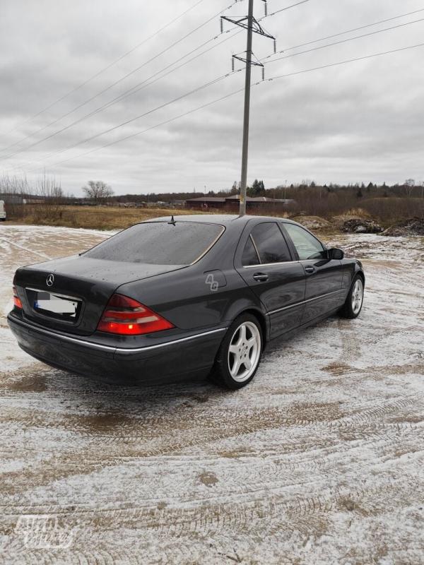 Mercedes-Benz S 320 2001 Alīta, ar dzinēja tilpumu 3.20 L un nobraukumu 320 tūkst. km par 1950 €, foto 3 vietnē AUTOMOTO.COM.LV