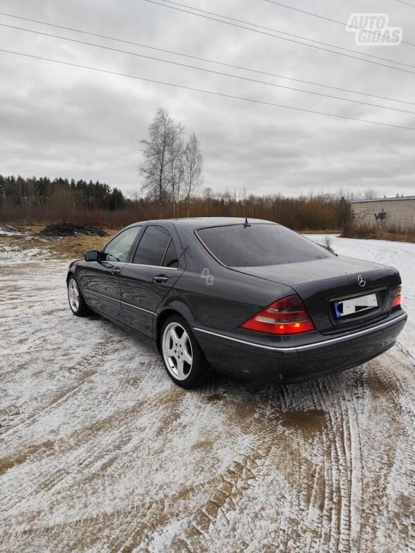Mercedes-Benz S 320 2001 Alīta, ar dzinēja tilpumu 3.20 L un nobraukumu 320 tūkst. km par 1950 €, foto 4 vietnē AUTOMOTO.COM.LV
