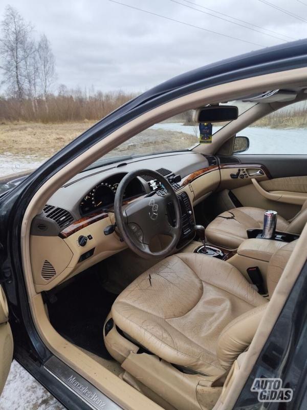Mercedes-Benz S 320 2001 Alīta, ar dzinēja tilpumu 3.20 L un nobraukumu 320 tūkst. km par 1950 €, foto 7 vietnē AUTOMOTO.COM.LV