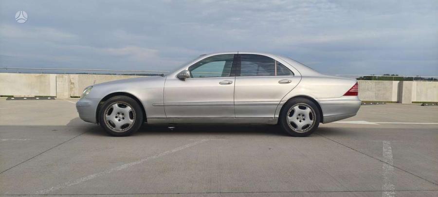 Mercedes-Benz S 320 2001 in Vilnius, with an engine capacity of 3.20 L and mileage of 396 thousand km for 2700 €, photo 9 on AUTOMOTO.COM.LV
