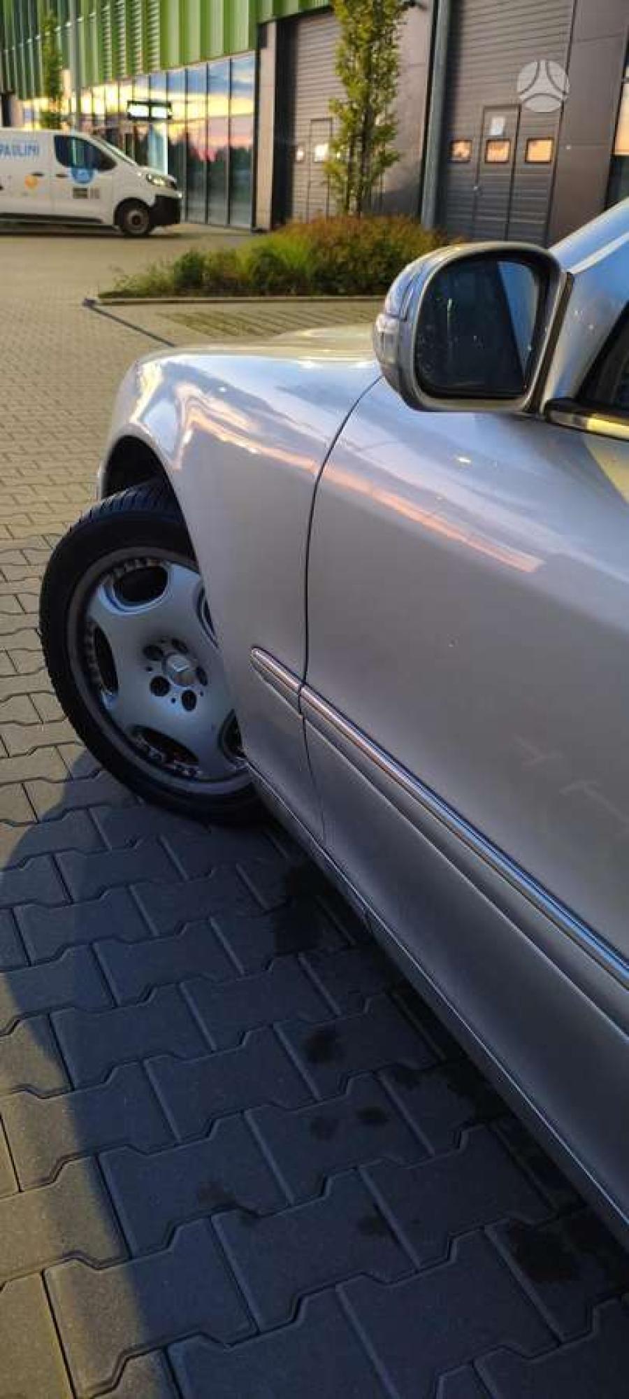 Mercedes-Benz S 320 2001 in Vilnius, with an engine capacity of 3.20 L and mileage of 396 thousand km for 2700 €, photo 13 on AUTOMOTO.COM.LV
