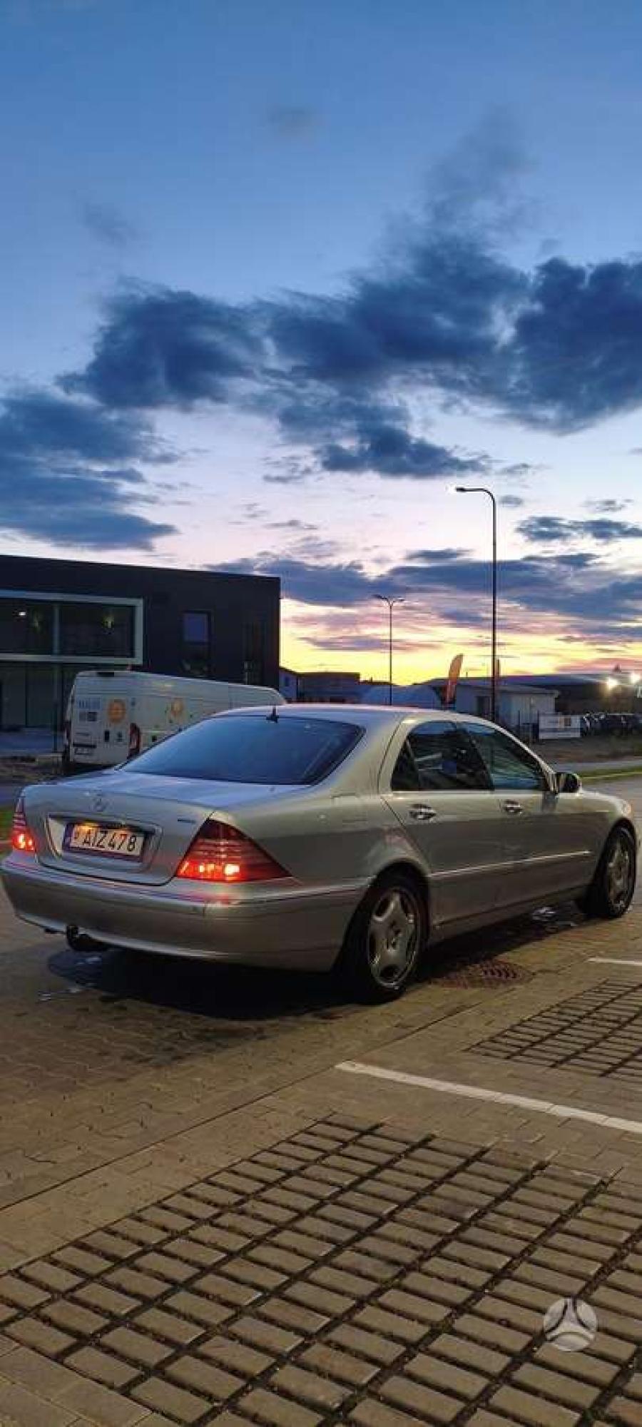 Mercedes-Benz S 320 2001 in Vilnius, with an engine capacity of 3.20 L and mileage of 396 thousand km for 2700 €, photo 15 on AUTOMOTO.COM.LV