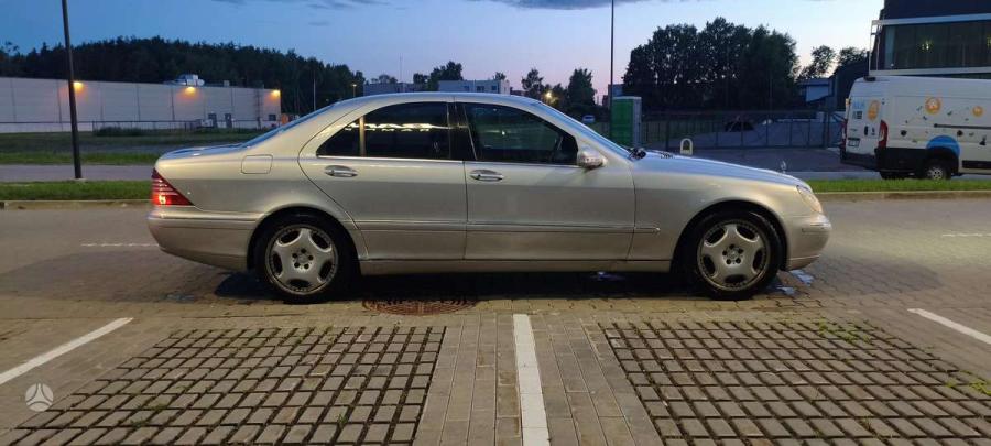 Mercedes-Benz S 320 2001 in Vilnius, with an engine capacity of 3.20 L and mileage of 396 thousand km for 2700 €, photo 18 on AUTOMOTO.COM.LV