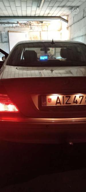 Mercedes-Benz S 320 2001 in Vilnius, with an engine capacity of 3.20 L and mileage of 396 thousand km for 2700 €, photo 20 on AUTOMOTO.COM.LV