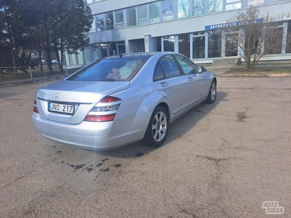 Mercedes-Benz S 320 2006 in Vilnius, with an engine capacity of 3.20 L and mileage of 387 thousand km for 5000 €, photo 4 on AUTOMOTO.COM.LV