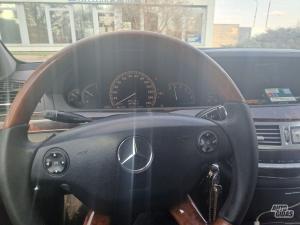 Mercedes-Benz S 320 2006 in Vilnius, with an engine capacity of 3.20 L and mileage of 387 thousand km for 5000 €, photo 8 on AUTOMOTO.COM.LV