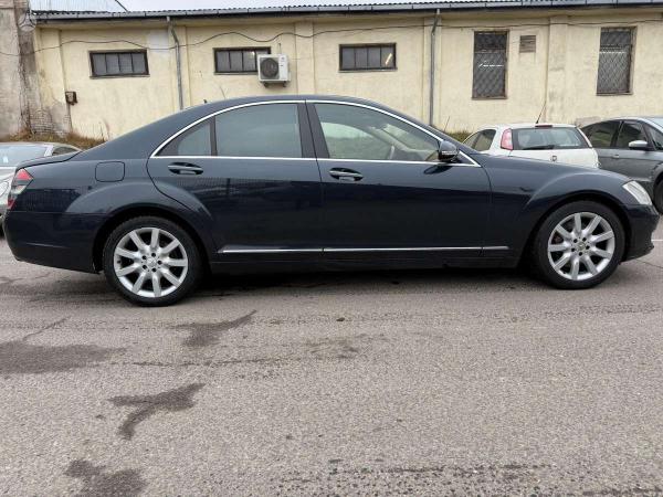 Mercedes-Benz S 320 2007 Viļņa, ar dzinēja tilpumu 2.99 L un nobraukumu 419 tūkst. km par 5300 €, foto 9 vietnē AUTOMOTO.COM.LV